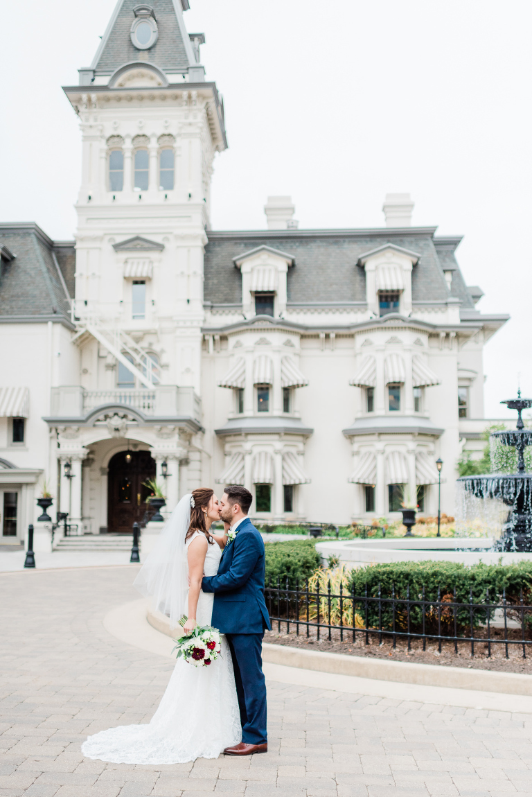Amanda & Dan - Wisconsin Club Wedding Photographer - Larissa Marie ...