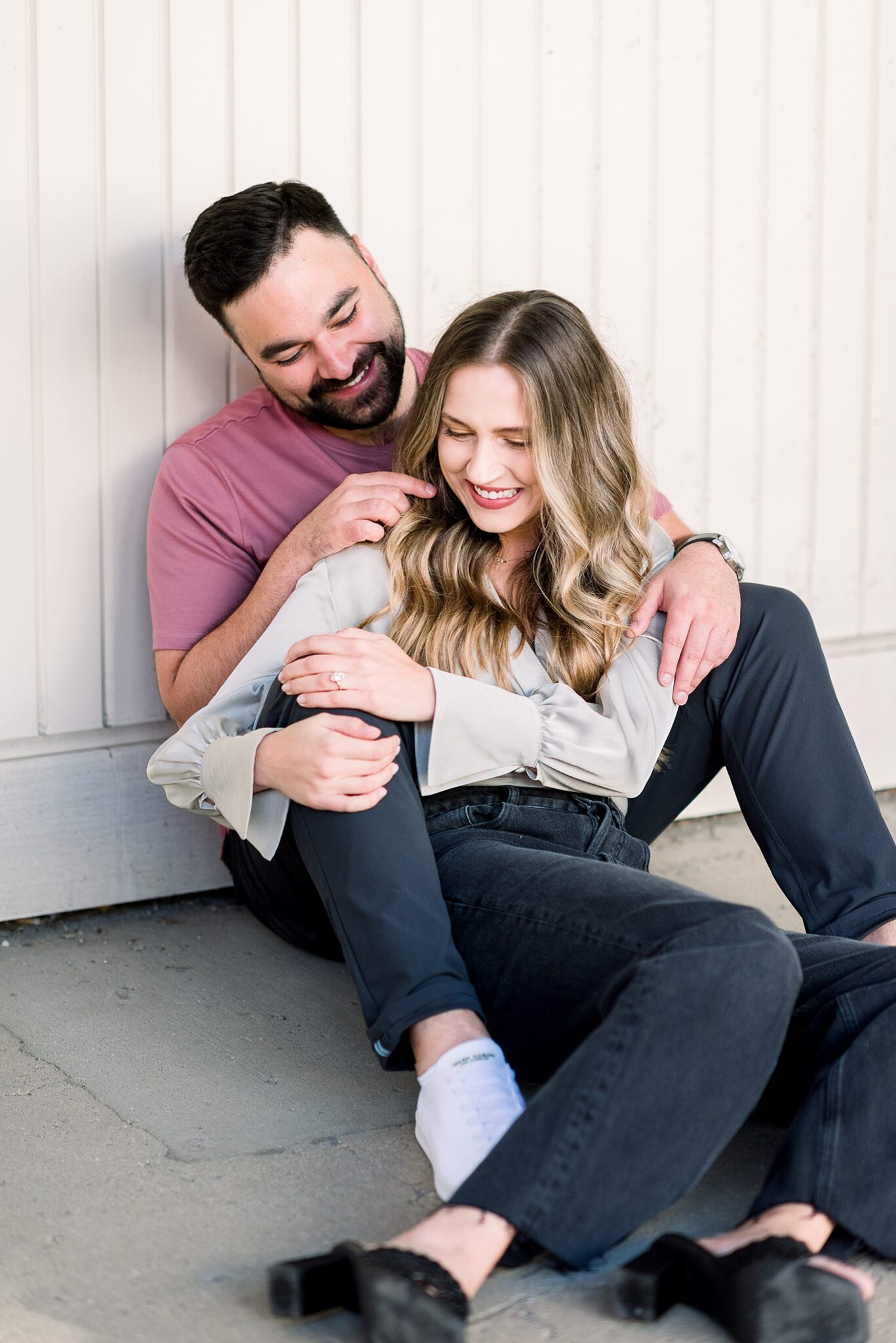 Hailey & Luke – Downtown Milwaukee Engagement Session – Larissa Marie ...