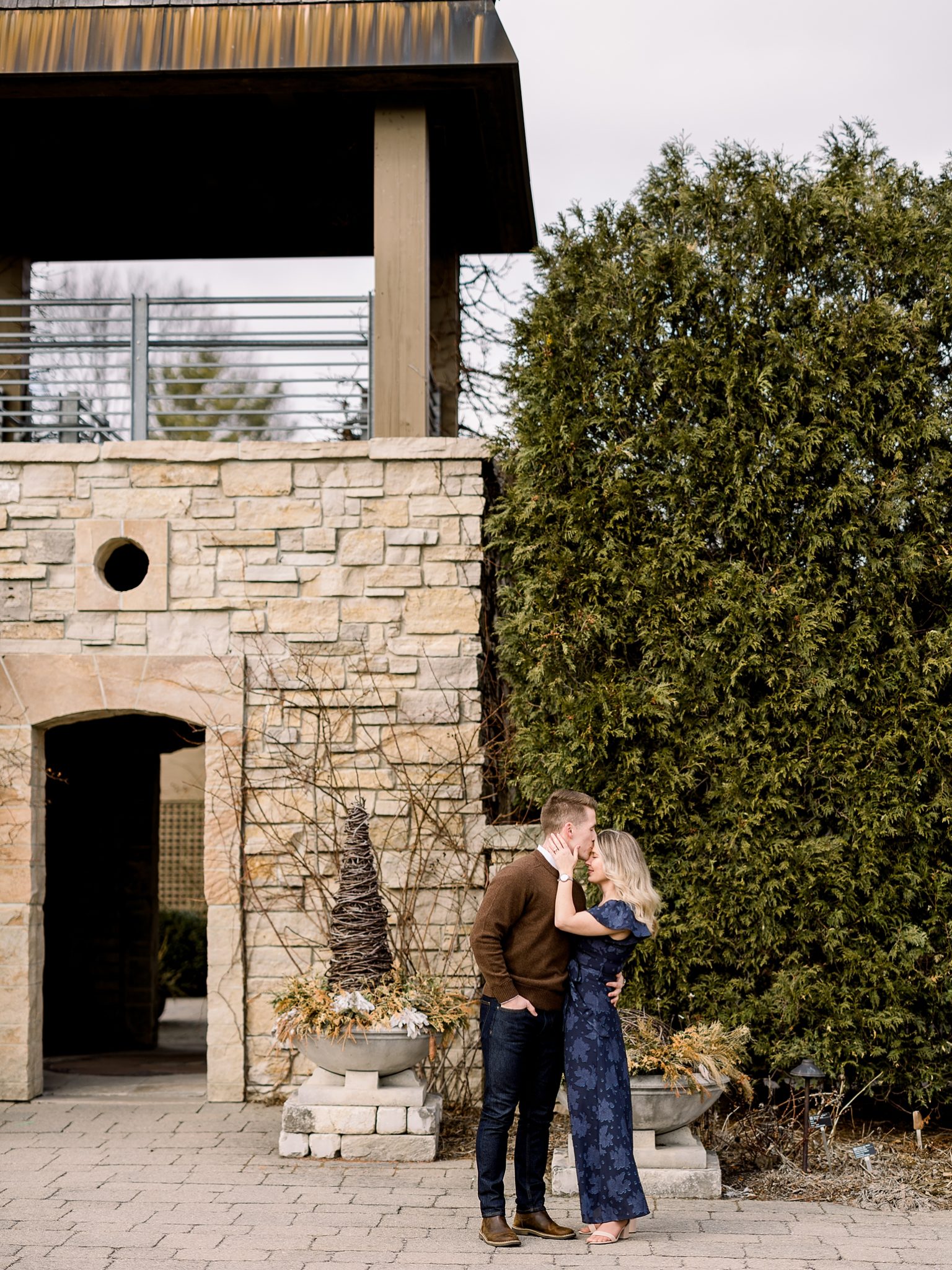 Ashlyn & Michael – Olbrich Botanical Gardens Engagement Session ...