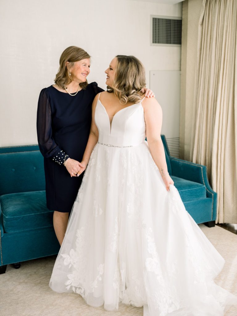 Emily & Joe – The Edgewater Madison Wedding Photographers – Larissa ...