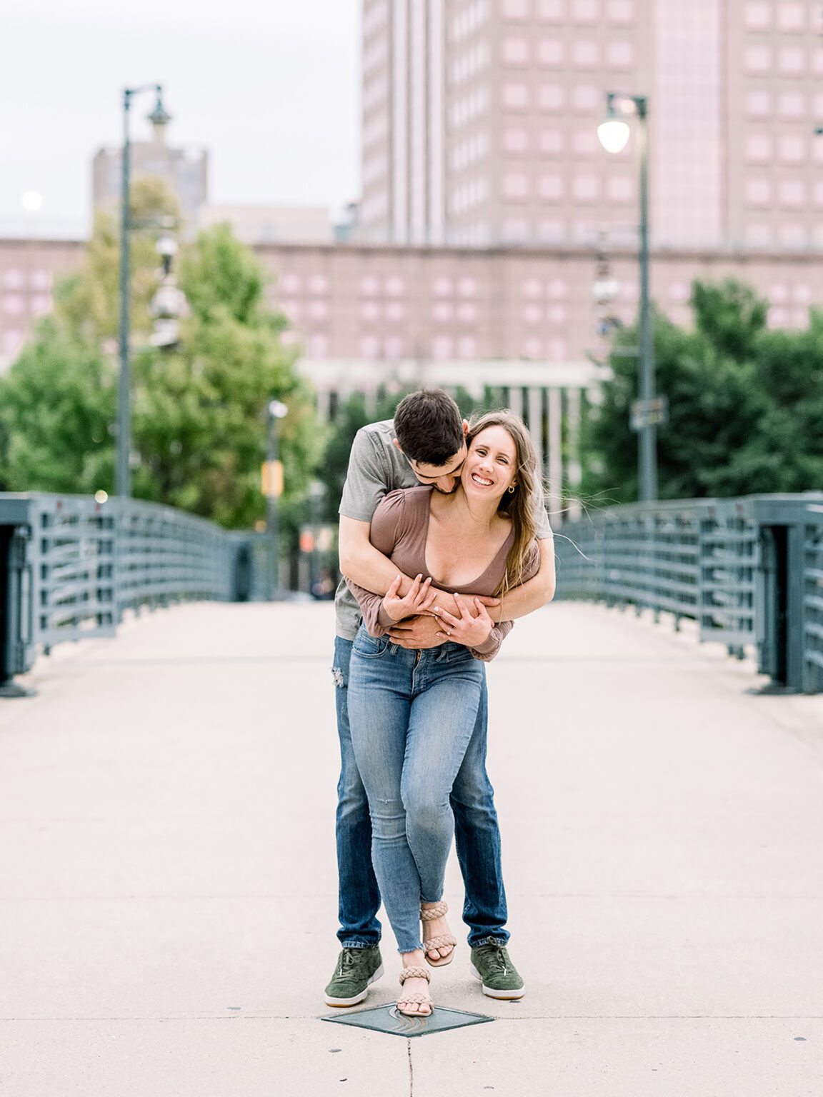 Libby & Cory – Downtown Milwaukee Engagement Photographers – Larissa ...